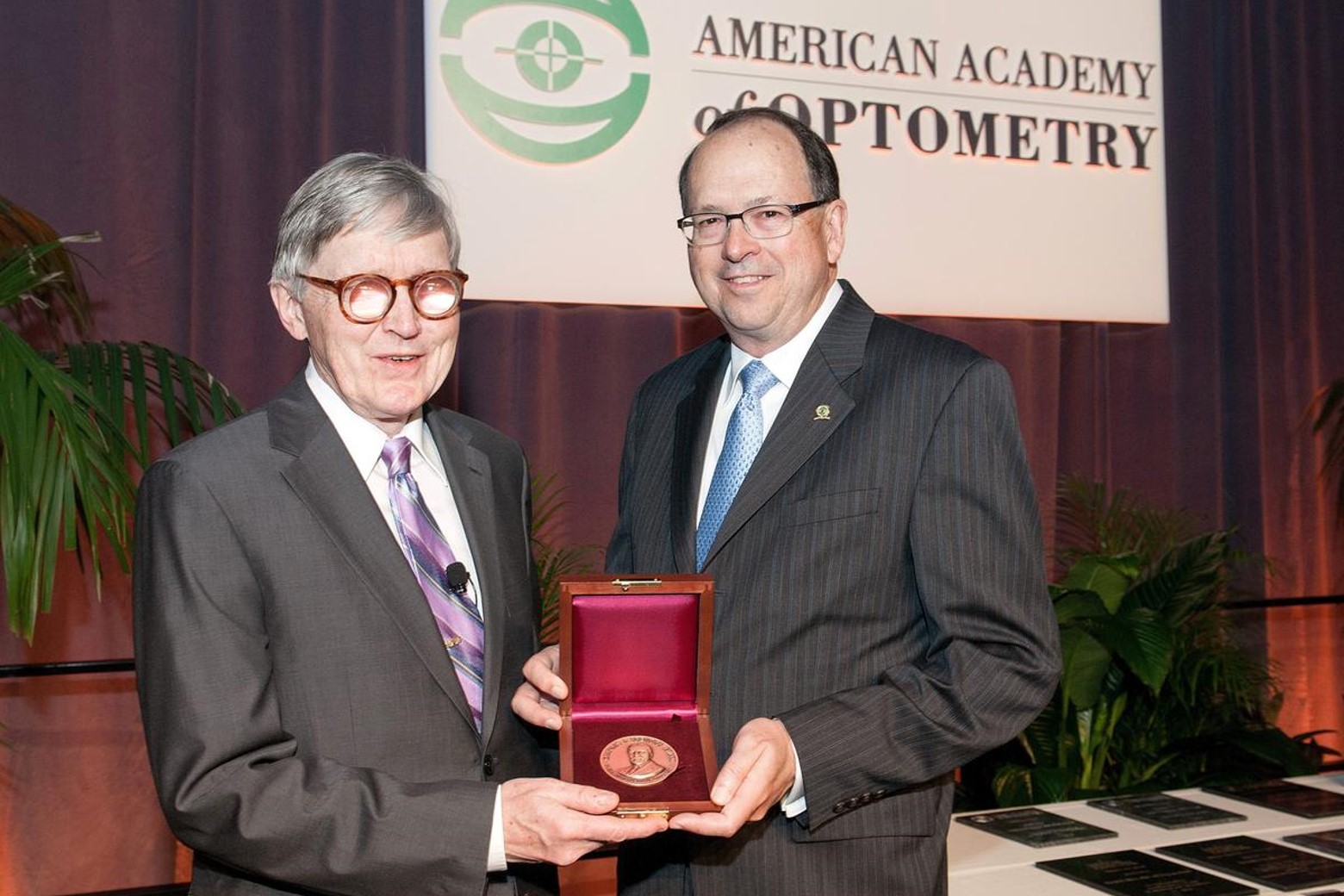 bionic-vision.org | Research Spotlights | Gordon Legge